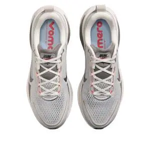 Nike Zoom Vomero 18 Sneakers