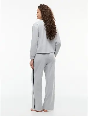 Tommy Hilfiger Cropped Pullover & Pant Sleep Set