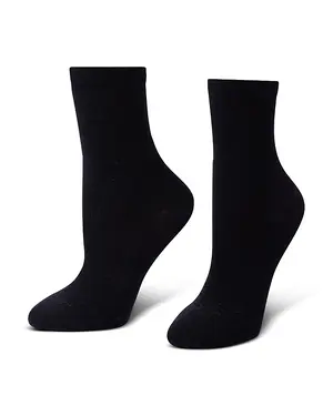 Hue Textured Floral Crew Socks
