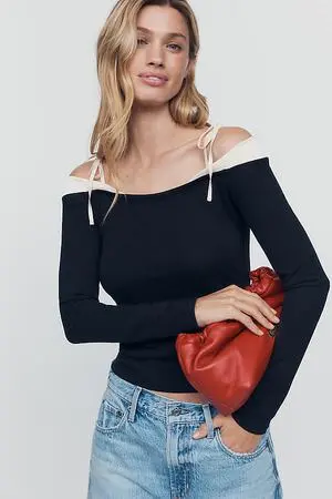 Astr The Label Loretta Off-shoulder Tie Top