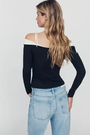 Astr The Label Loretta Off-shoulder Tie Top