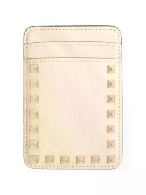 Valentino Garavani Rockstud Magnetic Card Holder In Grainy Calfskin - Neutrals