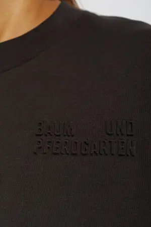 Baum Und Pferdgarten T-shirt "jiana