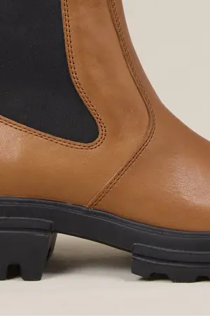 Hogan Round Toe Slip-on Boots