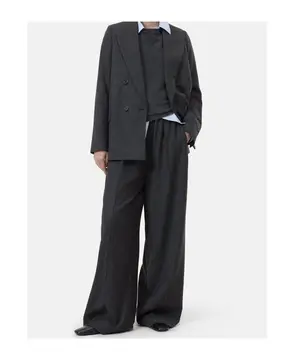 Closed Double-breasted Suit Jacket