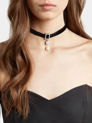 ROGER VIVIER Velvet Pearl Necklace