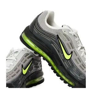 Nike Trainers - Black