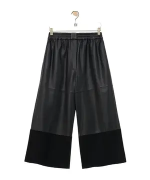 Loewe Cropped Trousers In Satin Nappa Lambskin And Suede Goatskin - Black