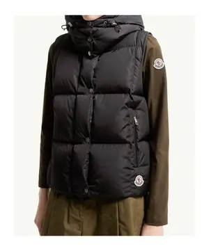 Moncler Macareux Quilted Down Vest With Hood - Black