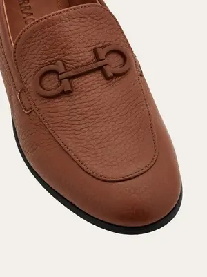 FERRAGAMO Gancini Loafer