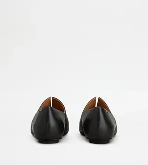 TOD'S Pointed Flat Ballerinas - Black