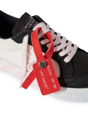 Off-White Low Vulcanized Panelled Sneakers - Black/grey