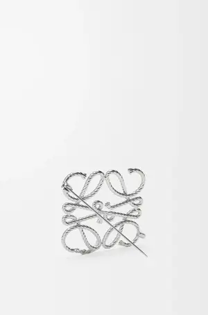 Loewe Broche Anagram