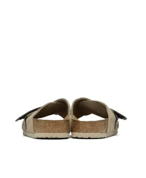 BIRKENSTOCK Logo Embossed Sandals - Nude