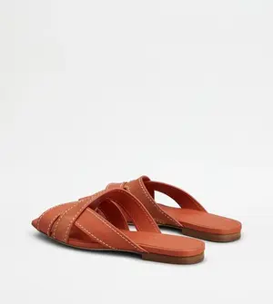 TOD'S Crossed-strap Sandals With Quilted Details - Red