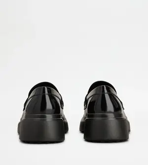 TOD'S Leather Loafers With Chain Detail