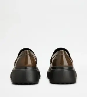 TOD'S Leather Loafers With Chain Detail