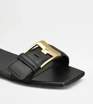 TOD'S Square-toe Flat Sandals