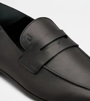 TOD'S Round-toe Loafers