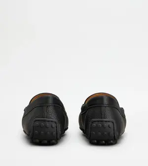 TOD'S Round Toe Loafers