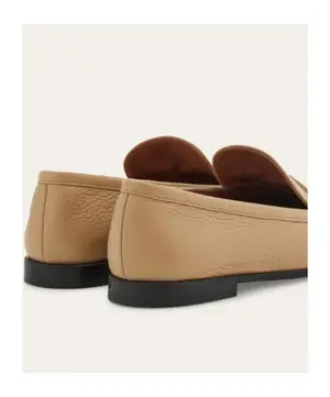 FERRAGAMO Gancini Loafer
