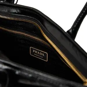 Prada Solid Color Singleshoulder Bag