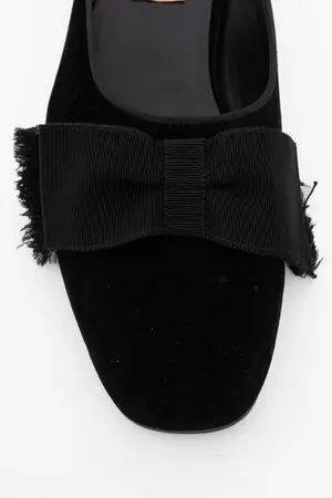 Valentino Garavani Flat Sandals With Bow Detailing