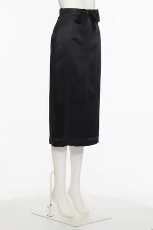 Valentino Garavani Satin Midi Skirt With Bow Detail - Black