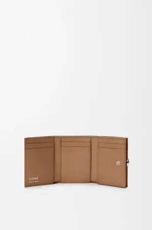 Loewe Pebble Trifold Wallet In Pebble Grain Calfskin