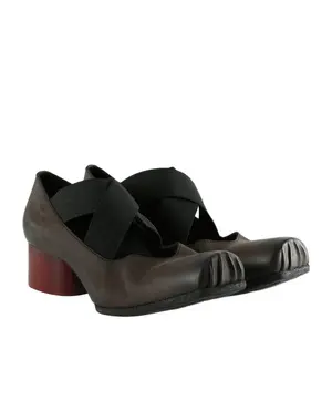 UMA WANG Square-toe Ballet Flats With Crisscross Laces - Brown/red