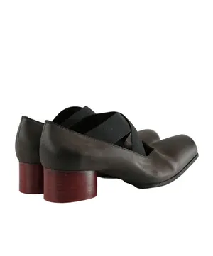 UMA WANG Square-toe Ballet Flats With Crisscross Laces - Brown/red