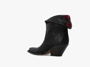 Chloé Pointed-toe Ankle Boots