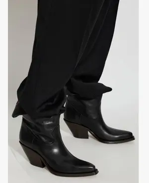 Chloé Pointed-toe Ankle Boots