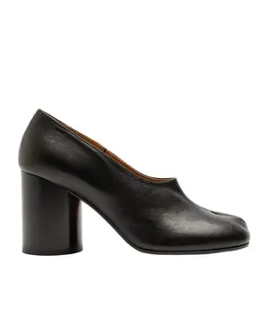 MAISON MARGIELA Tabi 80 Grained Leather Pumps - Black