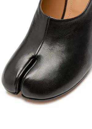 MAISON MARGIELA Tabi 80 Grained Leather Pumps - Black