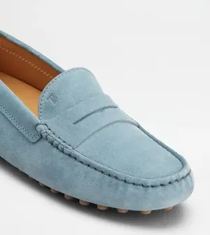 TOD'S Round Toe Slip-on Loafers