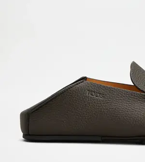 TOD'S Round-toe Loafers