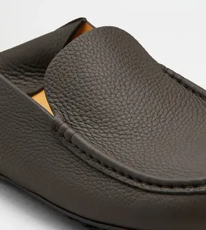 TOD'S Round-toe Loafers