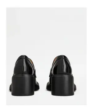 TOD'S Leather Loafers With Chain Detail