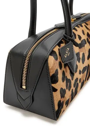 Alaïa Le Teckel Medium Leather Shoulder Bag - Black