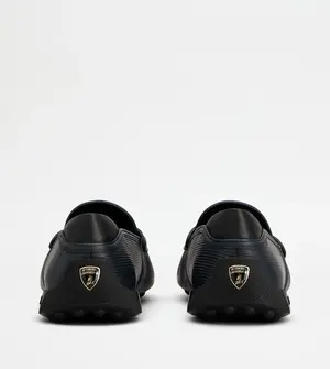 TOD'S Round Toe Loafers