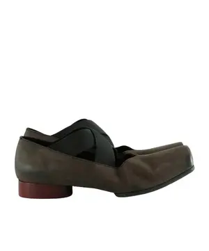 UMA WANG Square-toe Ballet Flats With Crisscross Straps - Brown/red