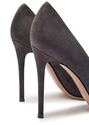 GIANVITO ROSSI 105 Suede Pumps