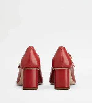 TOD'S Mary Jane Heels With T Timeless Logo