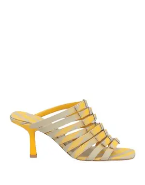 Burberry Checked Woven Sandals With Buckle Detailing