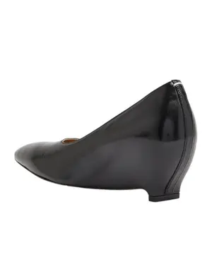 MAISON MARGIELA Heelless Pointed-toe Leather Pumps - Black