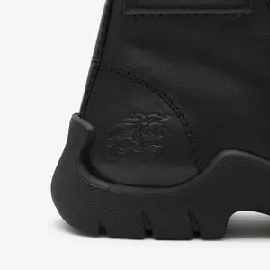 Burberry Leather Lace-up Boots With Wavy Sole - Black