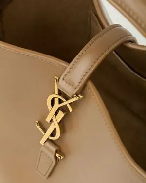 Saint Laurent Le 37 Small In Shiny Leather