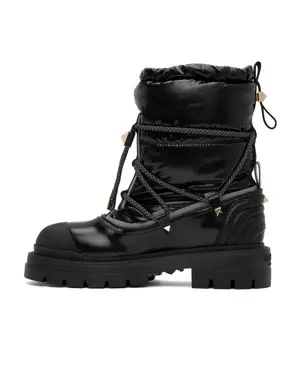 Valentino Garavani Rockstud Round Toe Lace-up Boots