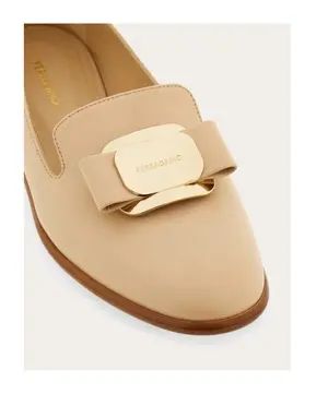 FERRAGAMO Vara Plate Loafer